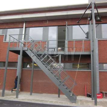 JOMY| Stairs with retractable flight: for optimal use of space